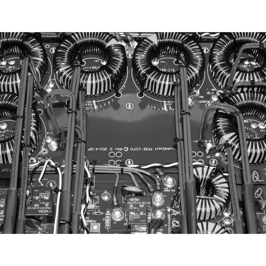 AudioQuest Niagara 5000 12-Outlet Power Conditioner w/ Linear Noise ...